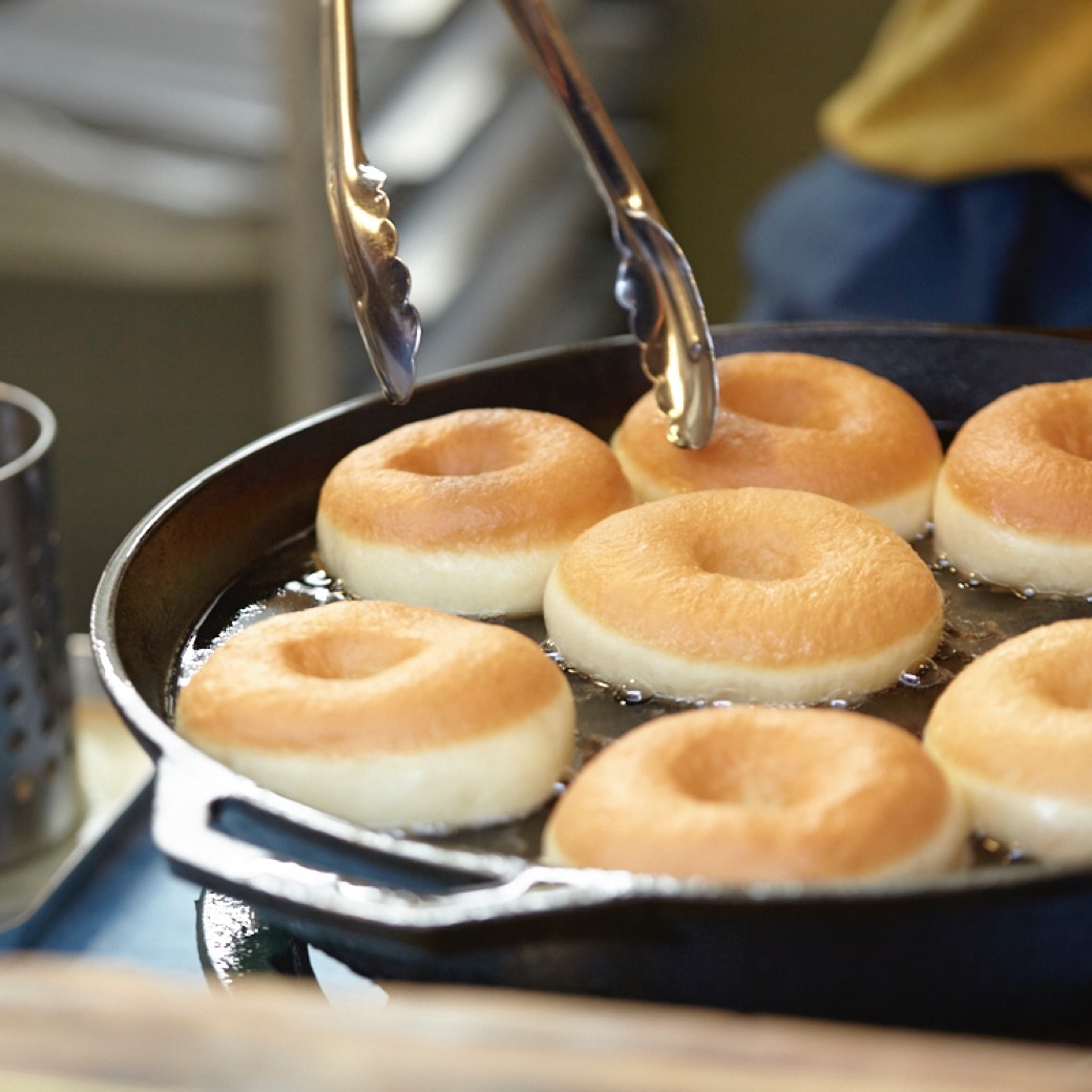 HIGUMA Doughnuts × Coffee Wrights 表参道 | Harumari TOKYO